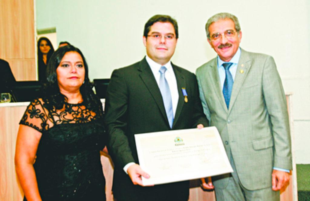 Edson Queiroz Neto é homenageado - Metro - Diário do Nordeste