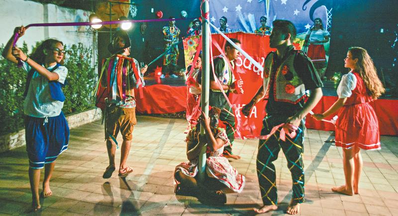 Reisados celebram data tradicional - Metro - Diário do Nordeste