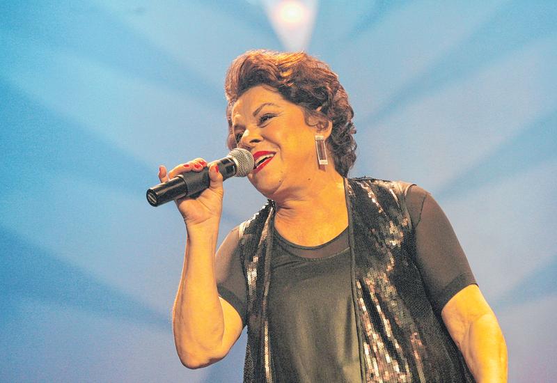 Conheça a biografia da cantora Miúcha; Irmã de Chico Buarque fez parte ...