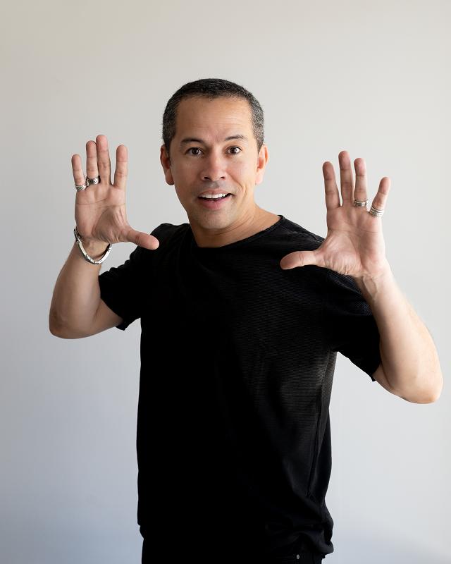 Peça 'Edmilson Filho Direto de Holliúdy' faz curta temporada no Teatro ...