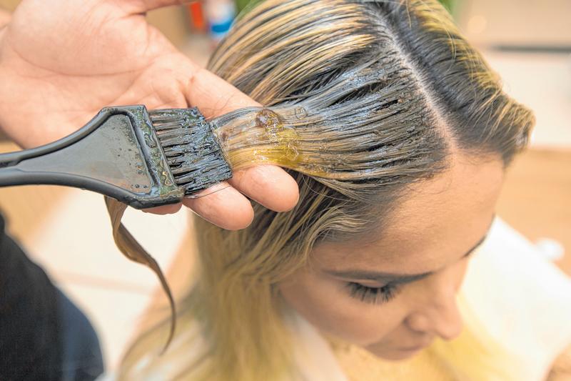Algoterapia e argiloterapia são utilizadas na reconstrução capilar ...
