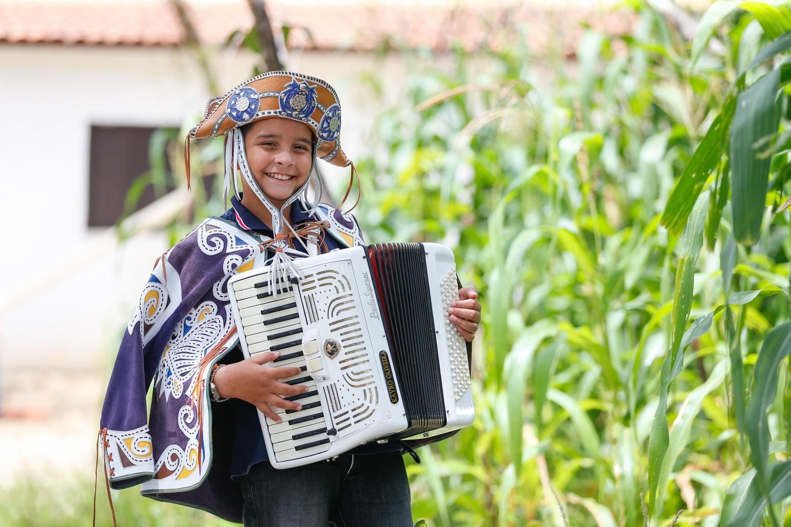 Kayro Oliveira, sanfoneiro cearense, grava o primeiro DVD - Verso ...