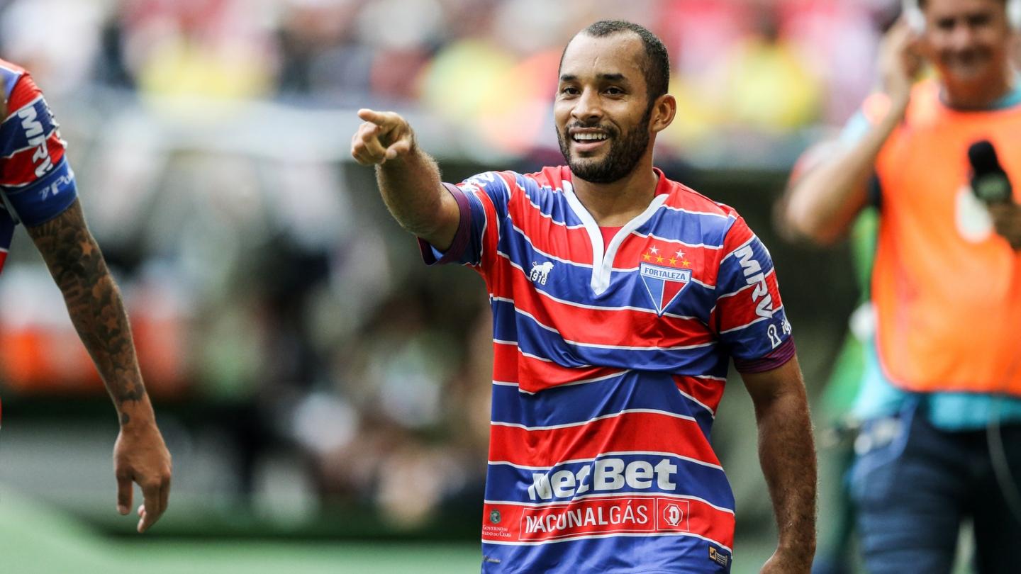 Edinho deixa o Fortaleza e retorna ao Atlético/MG para temporada de ...