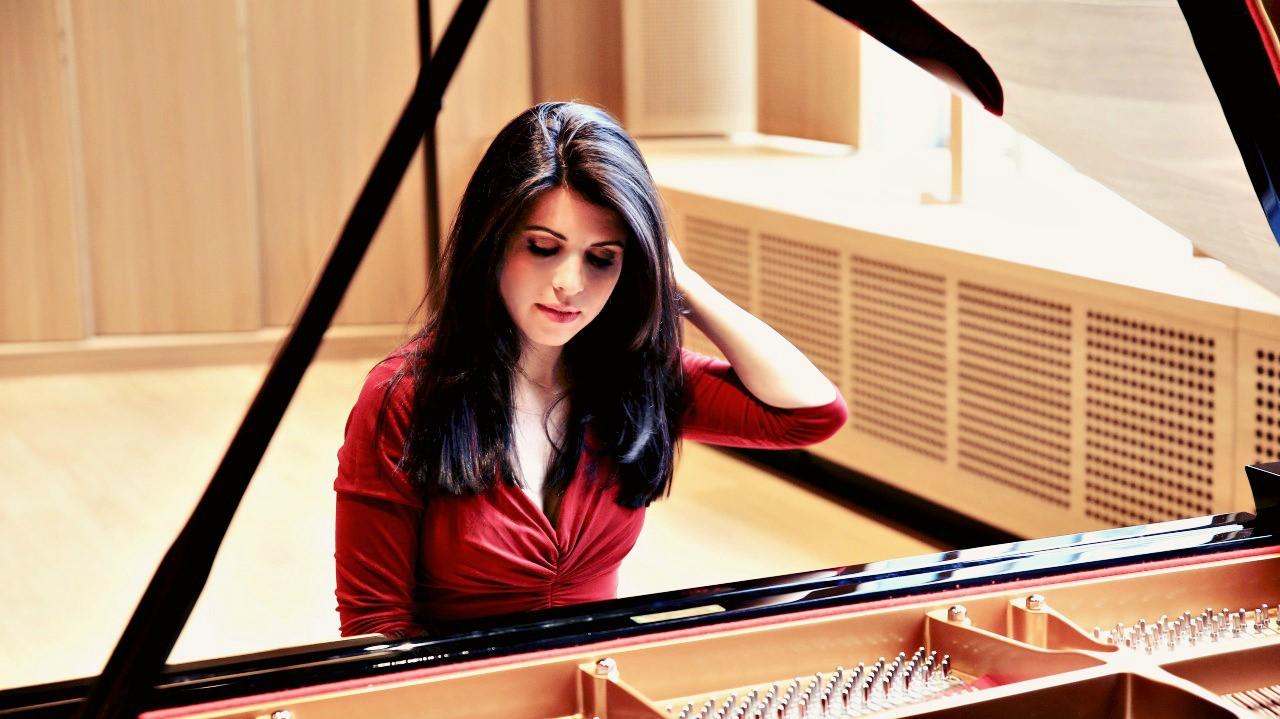 Pianista Sylvia Thereza e violoncelista Alexandre Debrus se apresentam ...