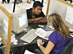 Falha impede emissão de CNHs - Metro - Diário do Nordeste