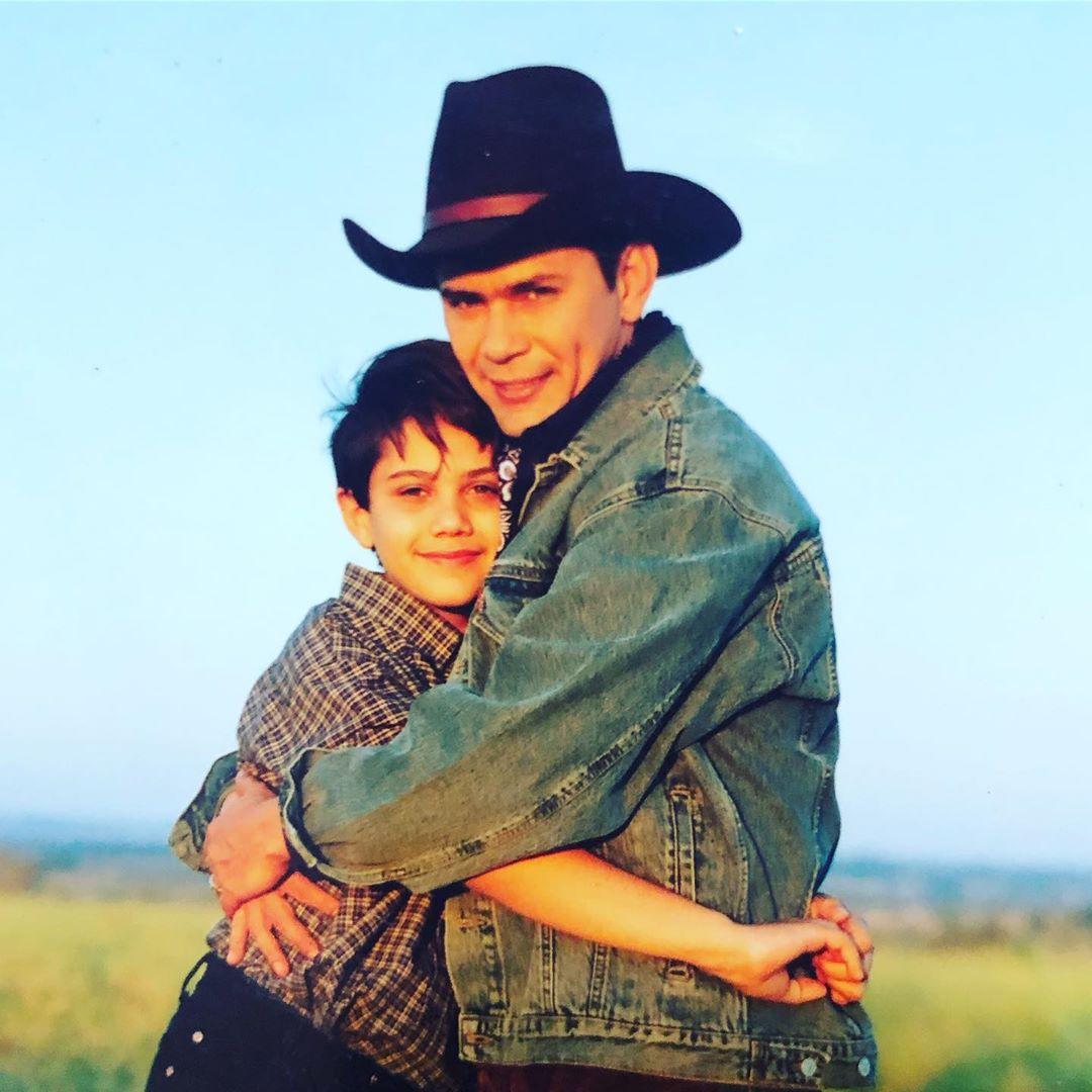 Filhos do cantor Leandro homenageiam pai nos 22 anos da morte do músico ...