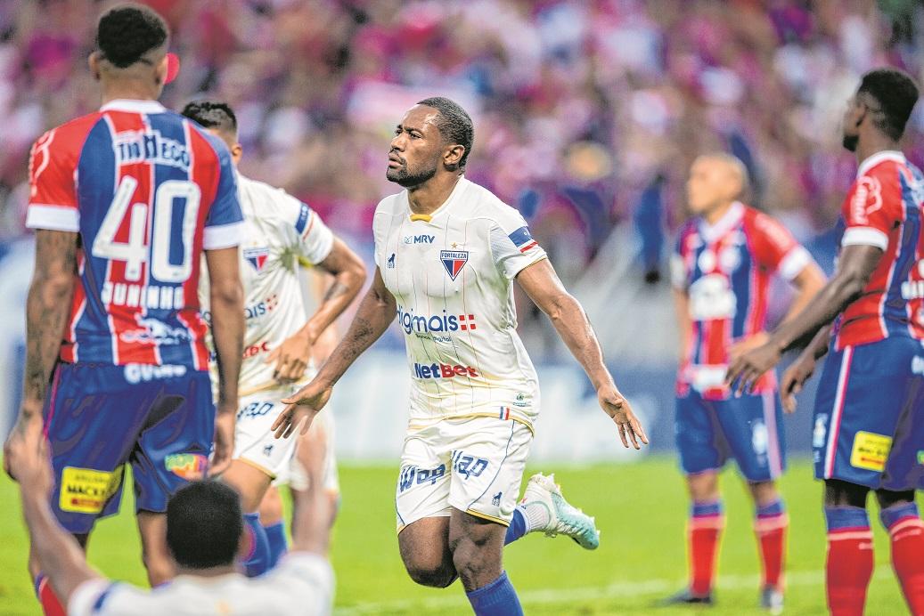 Tinga é o líder de assistências do Fortaleza na temporada; jogador é ...