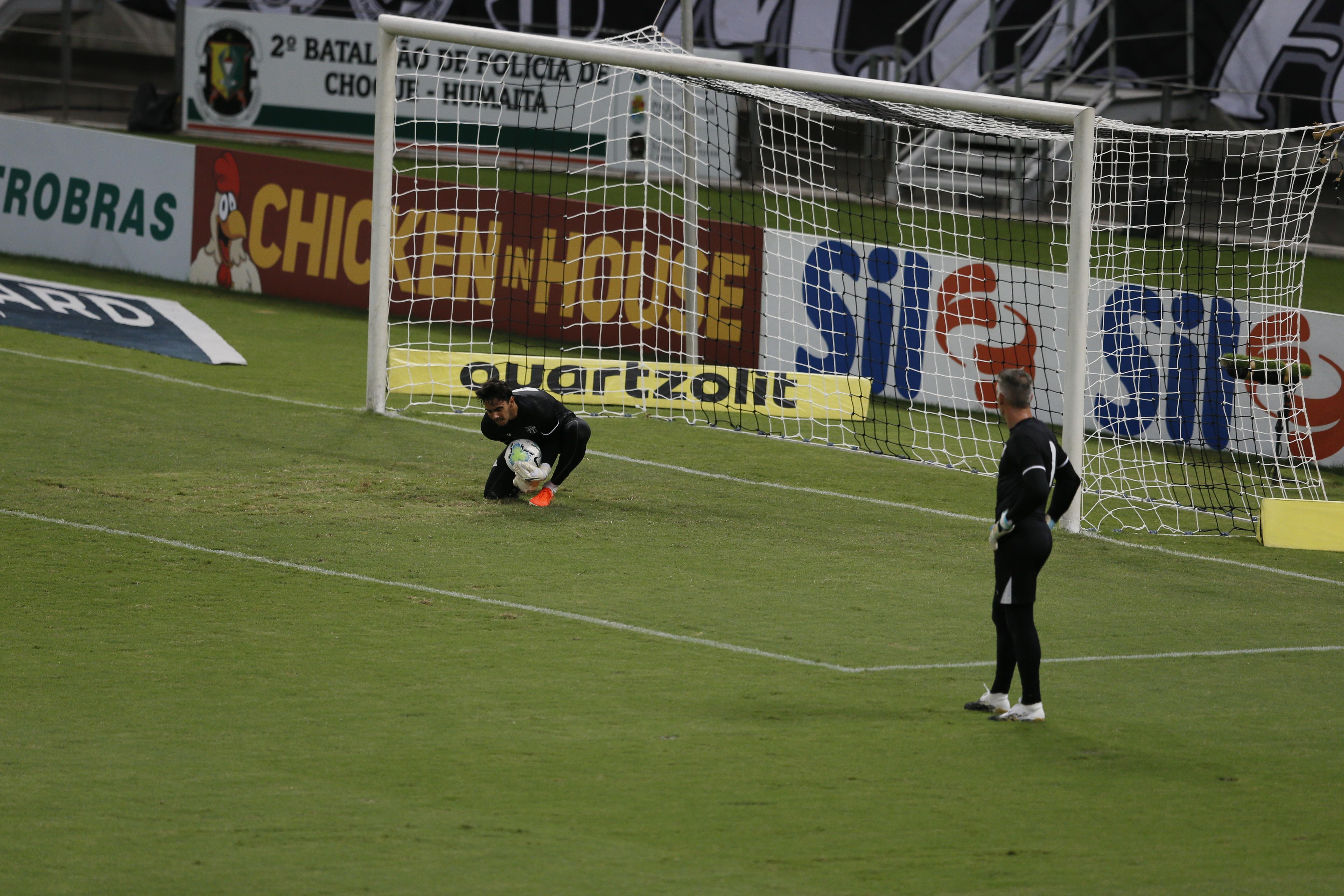 Opinião: Richard passa mais segurança que Prass e deve ser mantido no ...