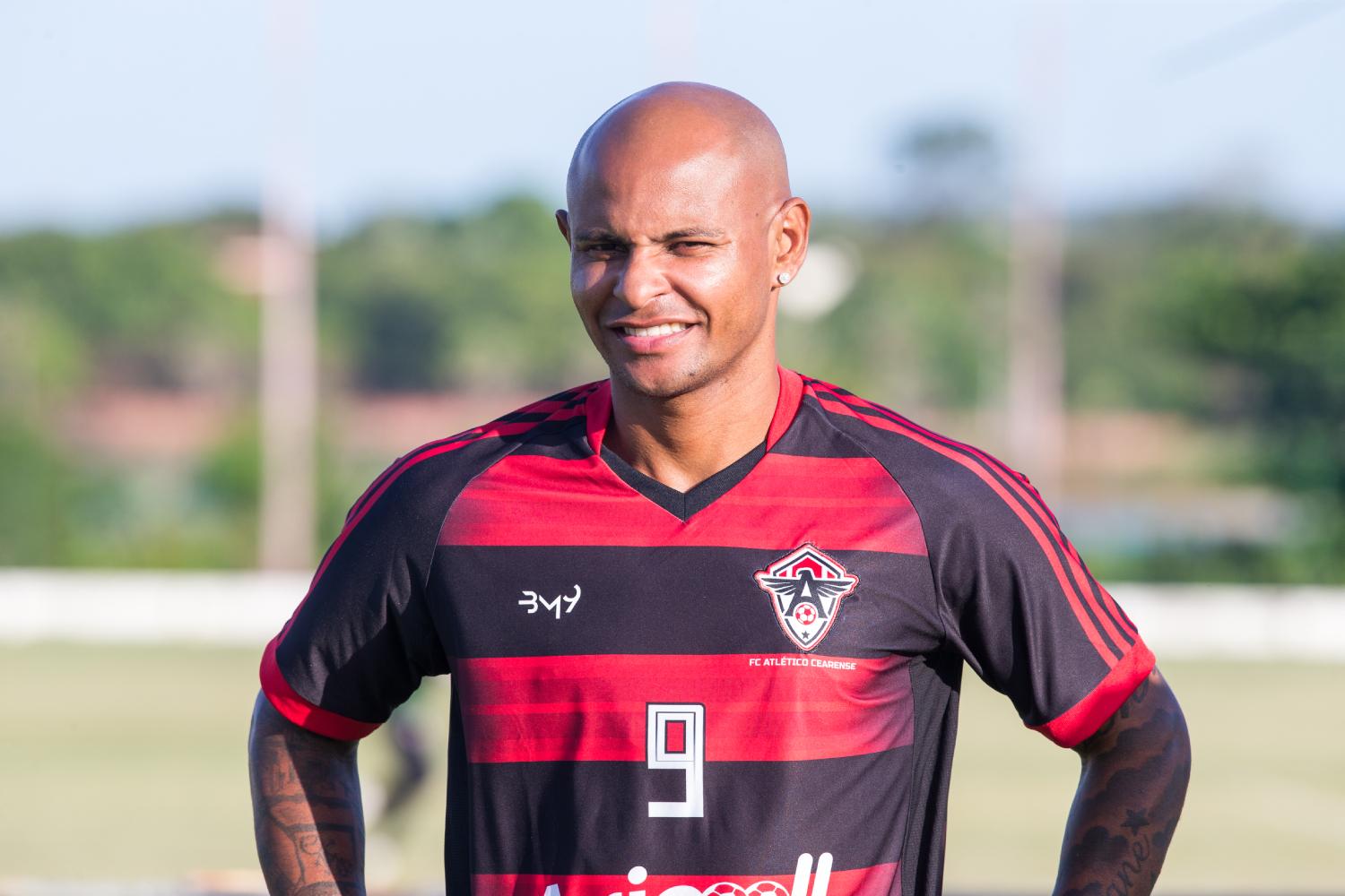 Bate-papo com os craques: atacante Ari faz balanço da carreira na ...