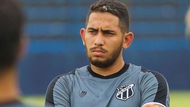 Leandro Carvalho ingressa na Justiça contra o Ceará e pede R$ 5,4 ...