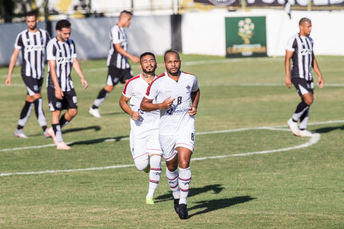 Olávio: a história do artilheiro do Cearense que foi de zagueiro a ...