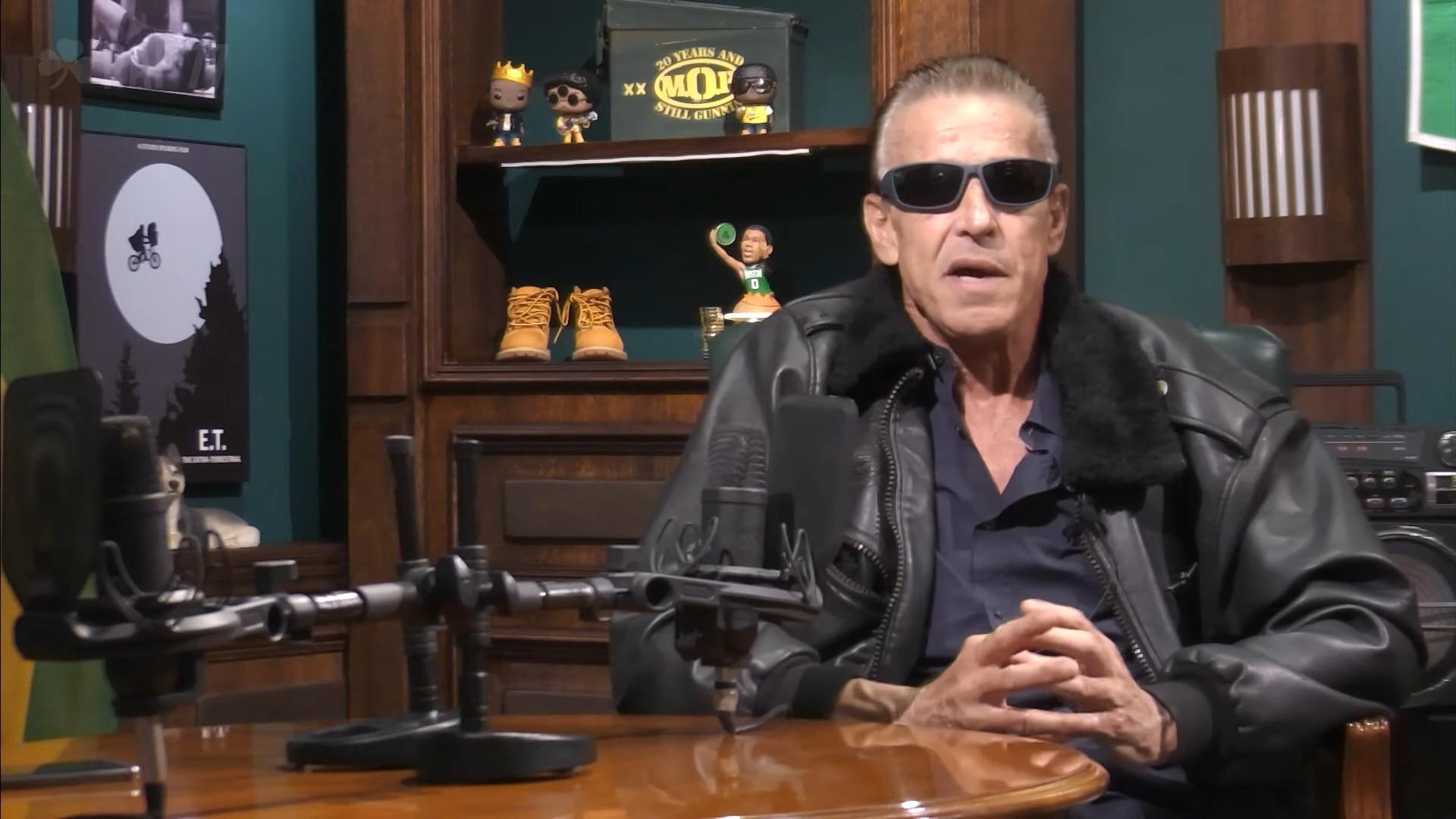 Surfista Daniel Sabbá está sem movimentos das pernas e dos braços após ...