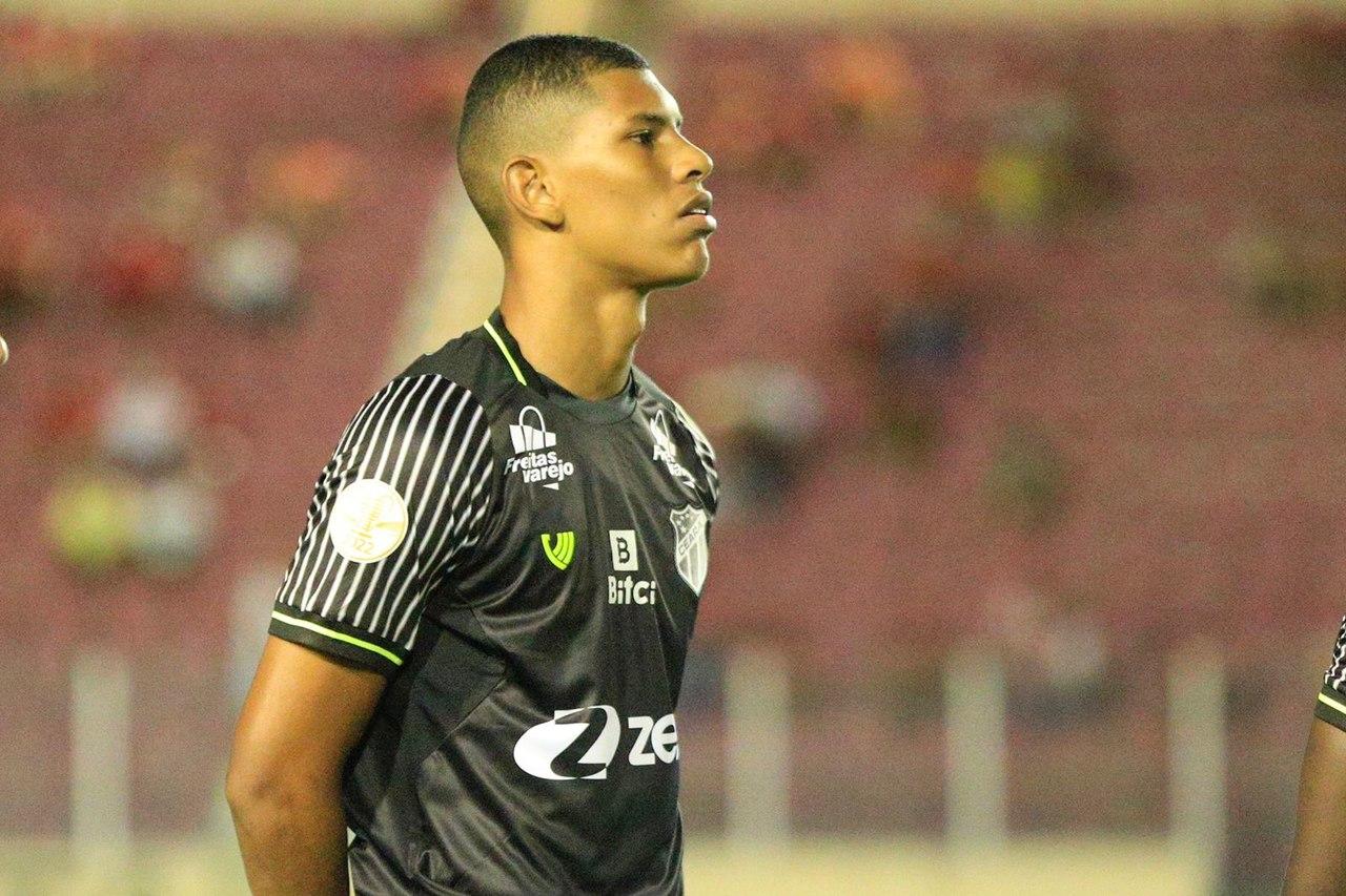 Com estreia positiva no Ceará, Marcos Victor pertence ao Floresta e tem ...