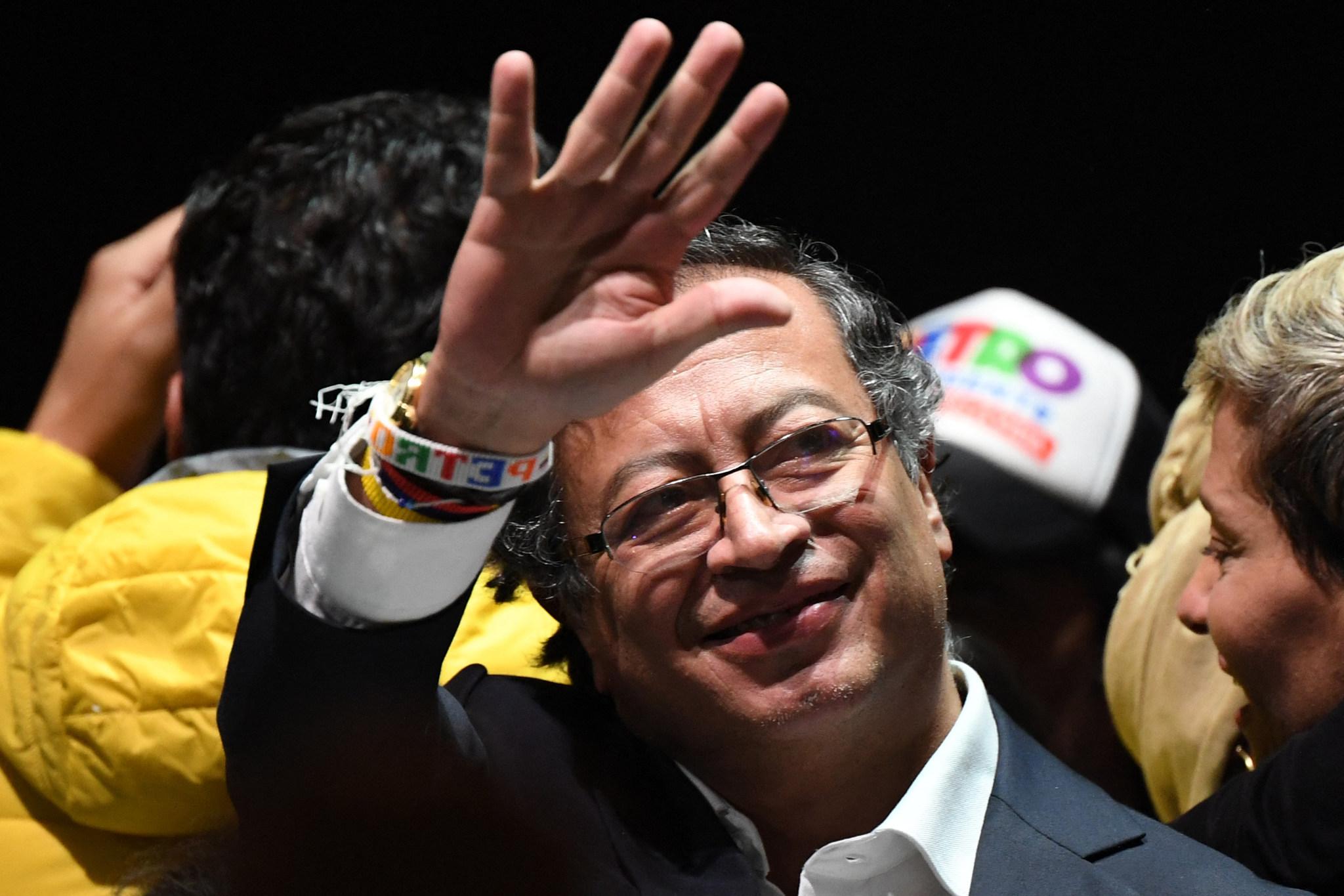 Gustavo Petro: quem é o presidente eleito da Colômbia? - Mundo - Diário ...