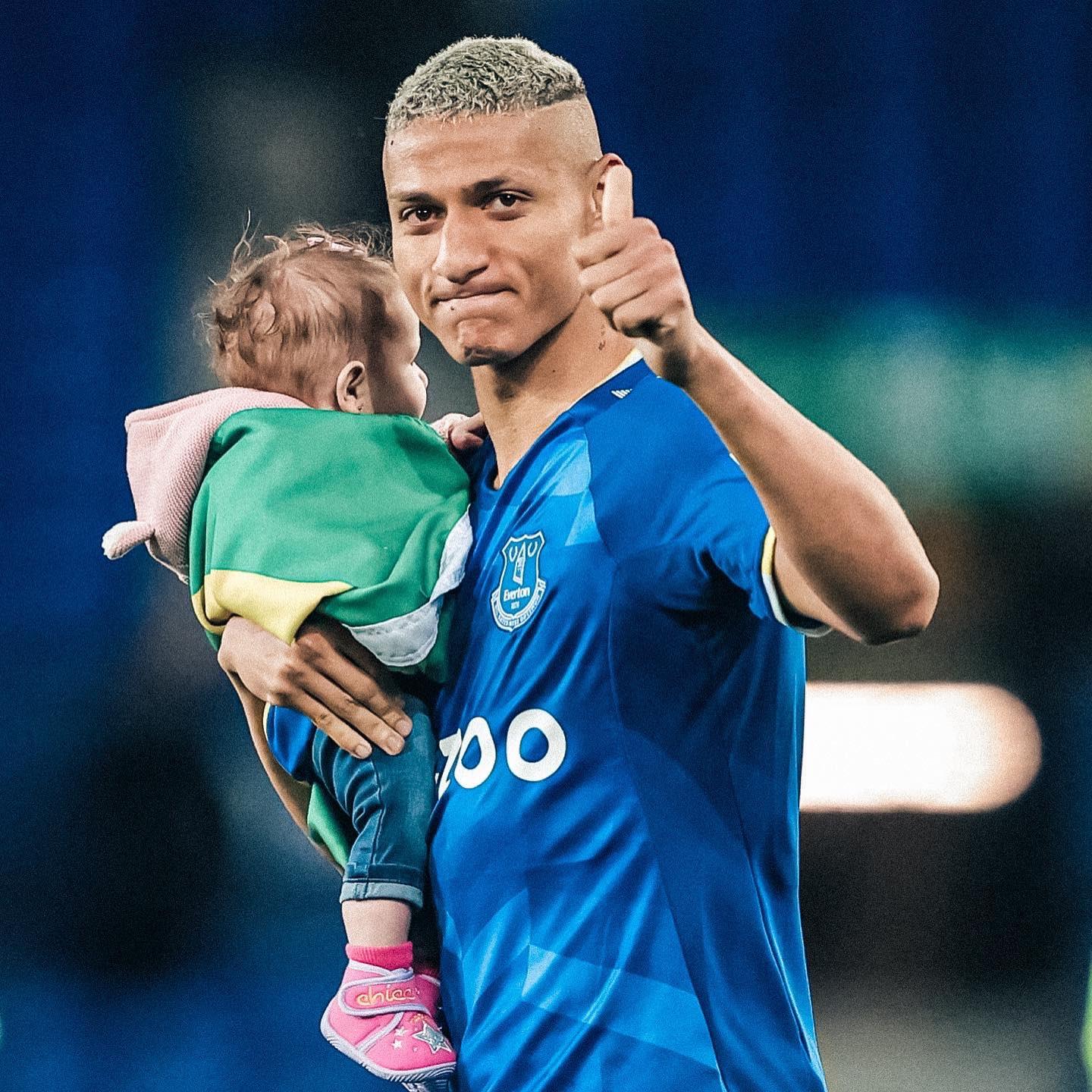 Richarlison assina contrato com o Tottenham por cinco temporadas ...