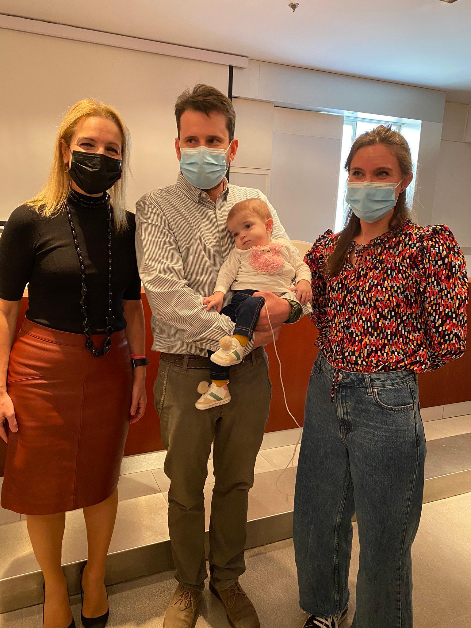 Em rara cirurgia, bebê recebe primeiro transplante de intestino de ...