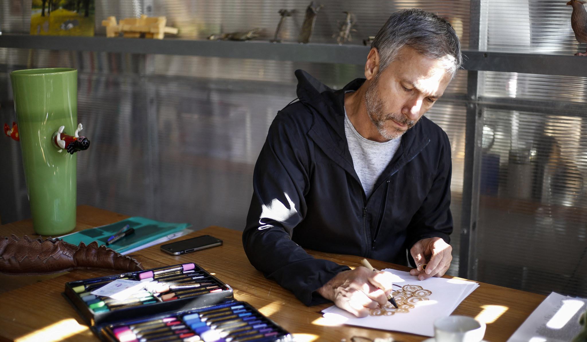 Designer Fernando Campana morre aos 61 anos em São Paulo; veja obras do ...