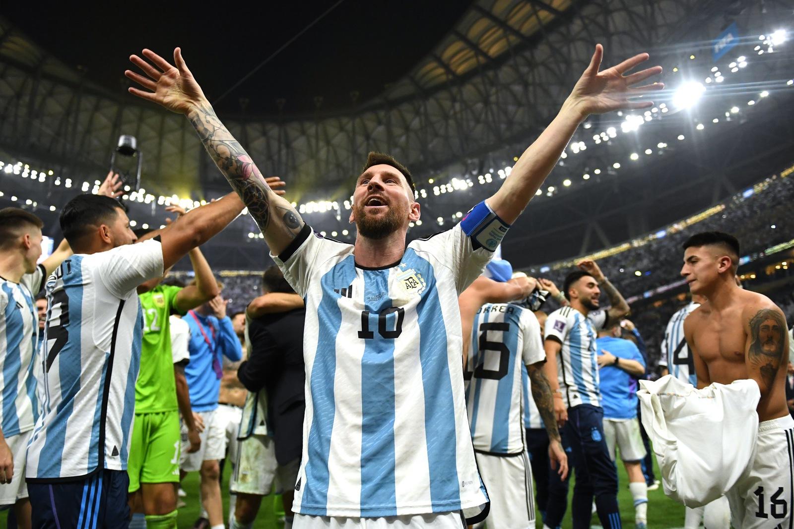 A Argentina é tri. Bravo! - Wilton Bezerra - Diário do Nordeste