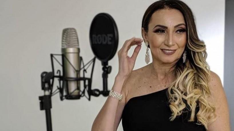 Artistas e personalidades lamentam morte de cantora Rita de Cássia ...