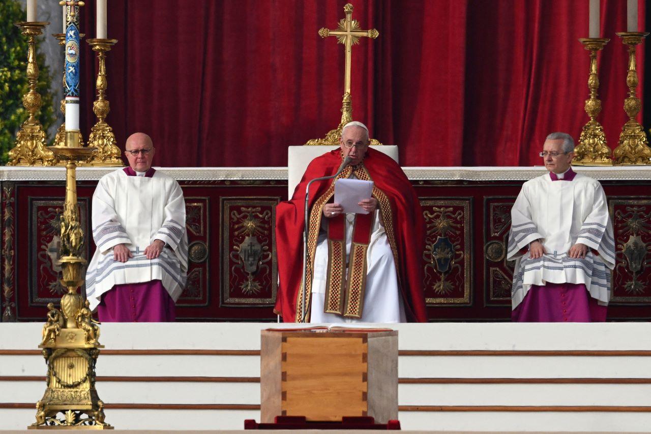 Funeral do papa emérito Bento XVI acontece nesta quinta (5); veja vídeo ...