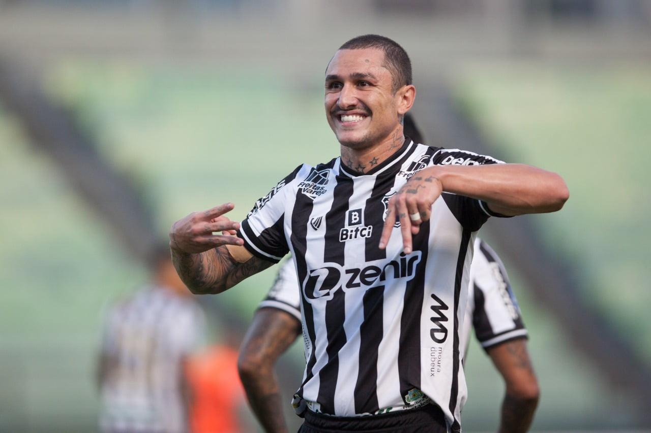 Ceará avança em tratativas com Vina e busca seguir com meia para 2023 ...