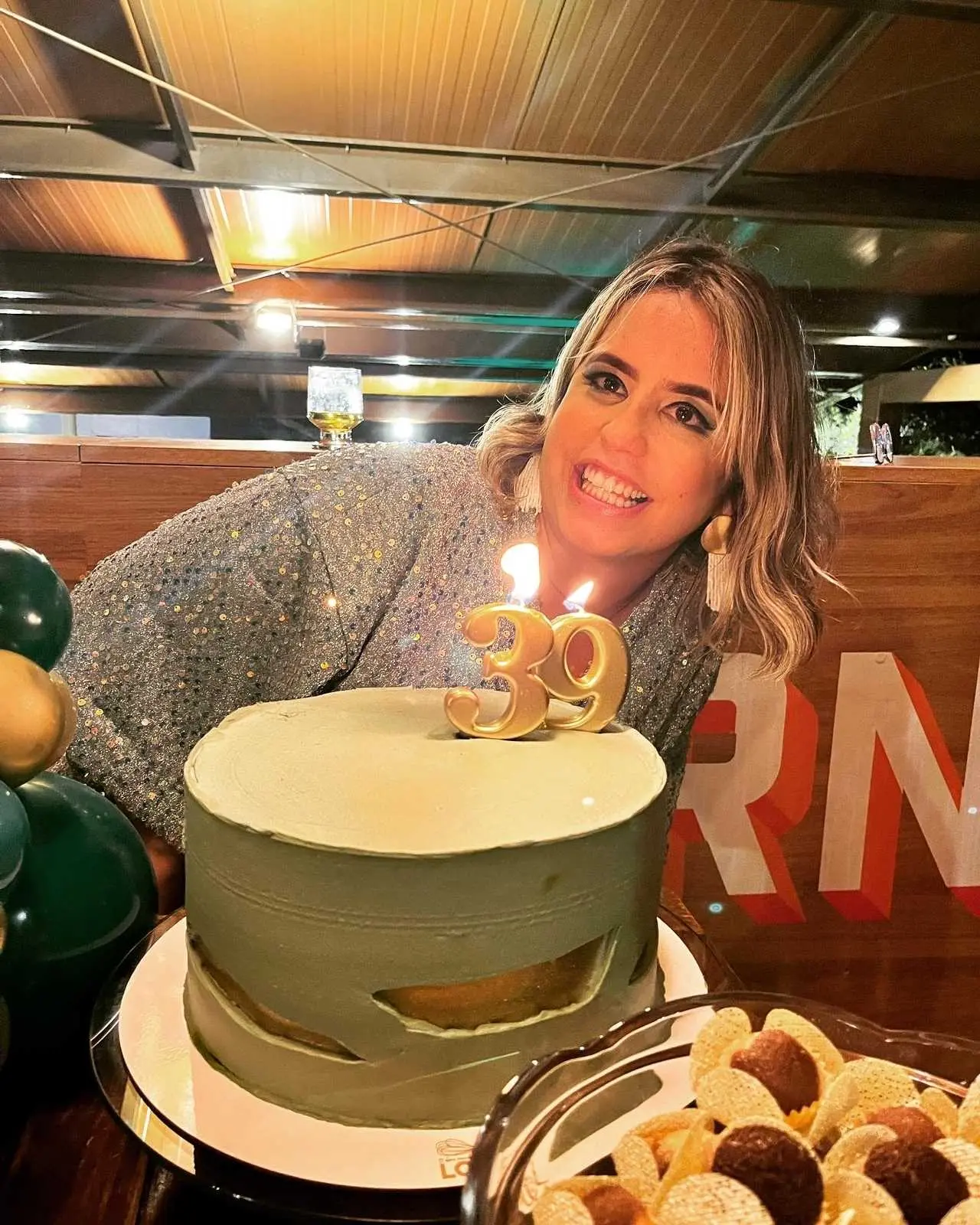 CAPTEI: Camila Borges apaga velinhas de 3.9 - Jeritza Gurgel - Diário ...