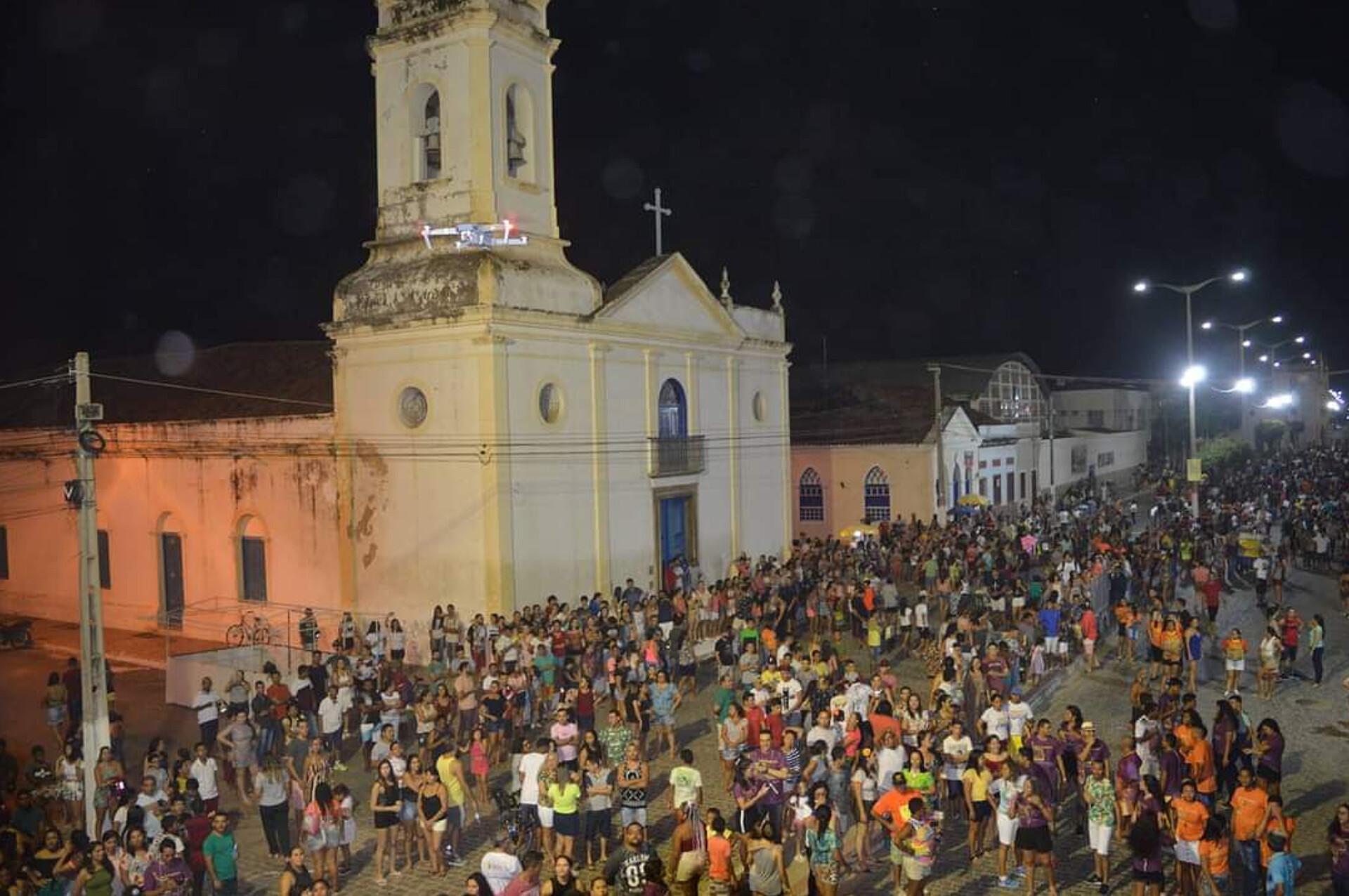 Carnaval de Aracati inicia programação com bloco religioso Maranathá em ...