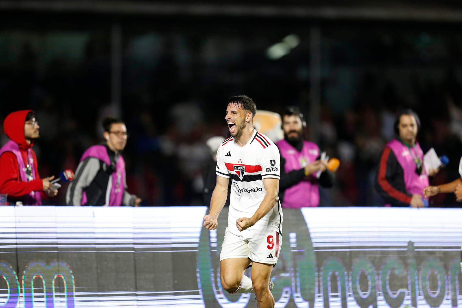 Calleri deve ser titular no São Paulo contra o Fortaleza; Erison pode ...