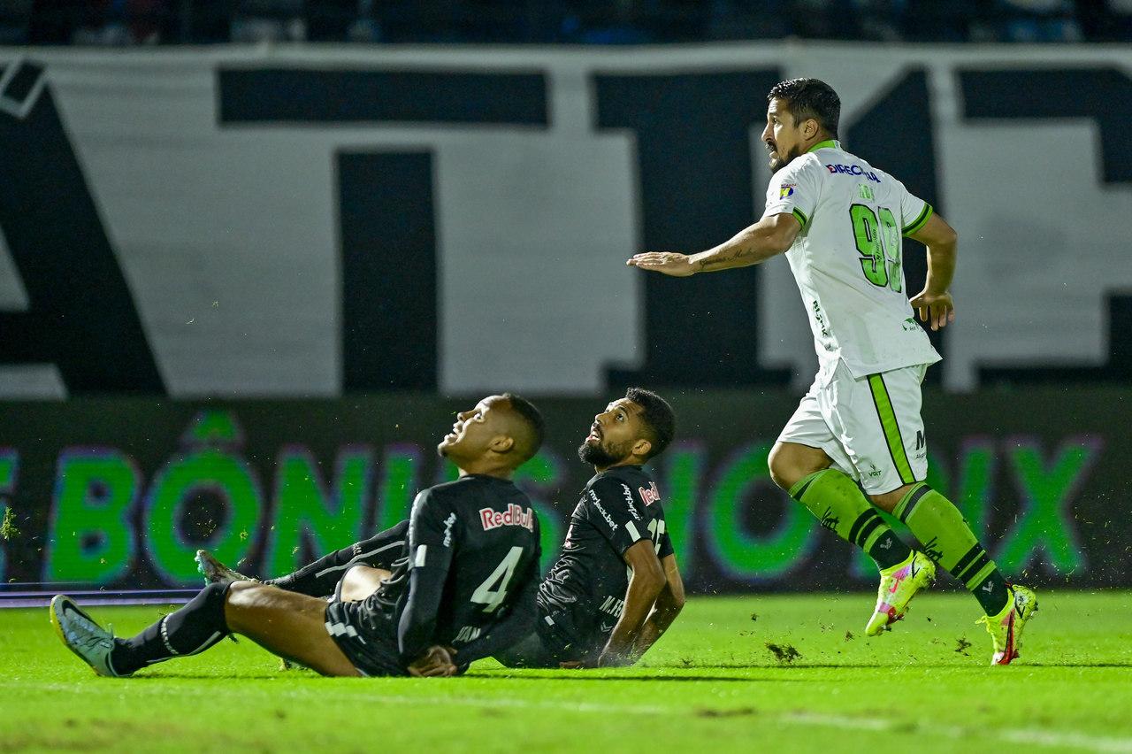 América-MG empata com Red Bull Bragantino com dois gols de Aloísio e ...