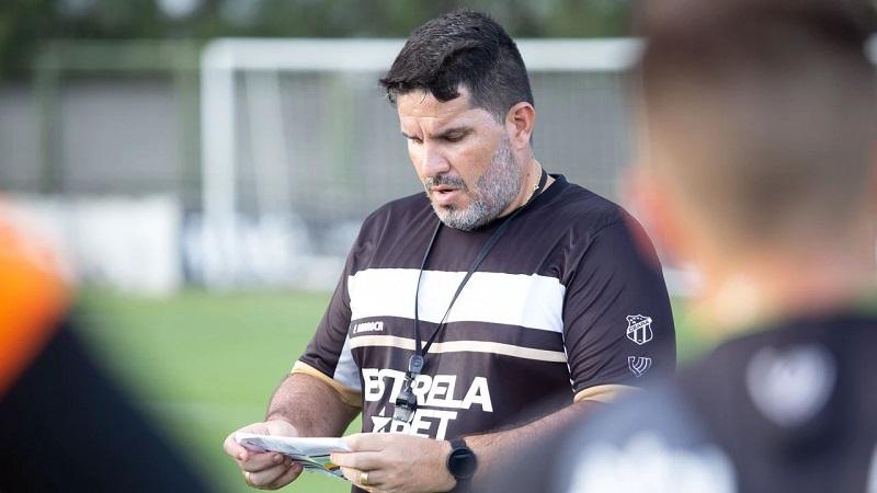 Barroca detalha como o Ceará treinou durante o período Data Fifa com ...