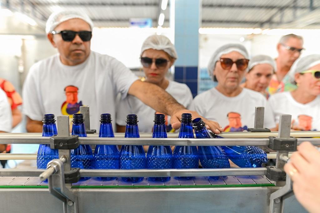 Água Mineral Límpida lança embalagem de 330ml com rótulo em braille ...
