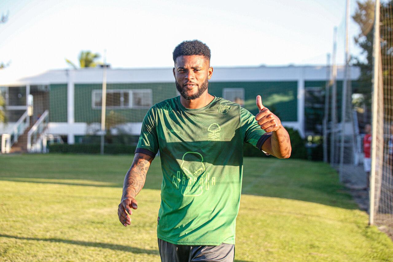 Floresta anuncia a contratação do lateral-esquerdo Rafael Carioca, ex ...