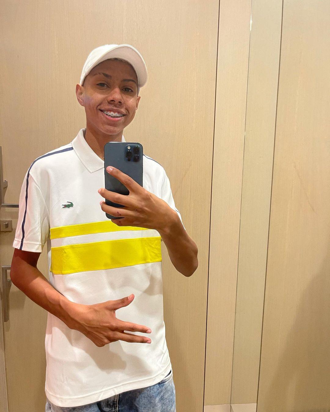 MC Teteu é mantido refém durante assalto em SP; cantor fraturou duas ...