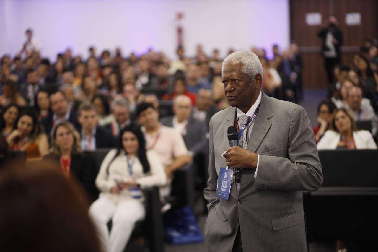 Críticas à reforma tributária marcam abertura de congresso cearense com ...