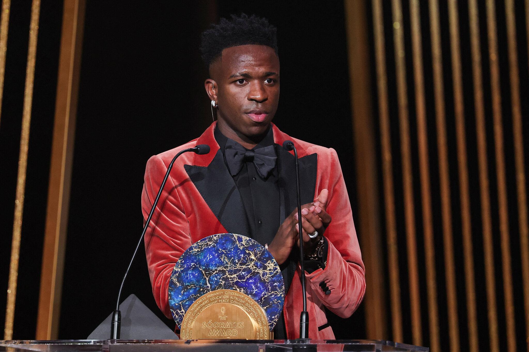 Vinícius Júnior ganha Prêmio Sócrates e reforça discurso contra o ...