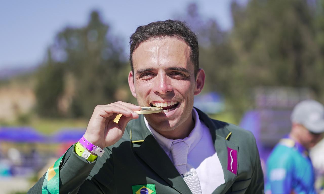 Stephan Barcha conquista ouro no hipismo saltos do Pan - Jogada ...