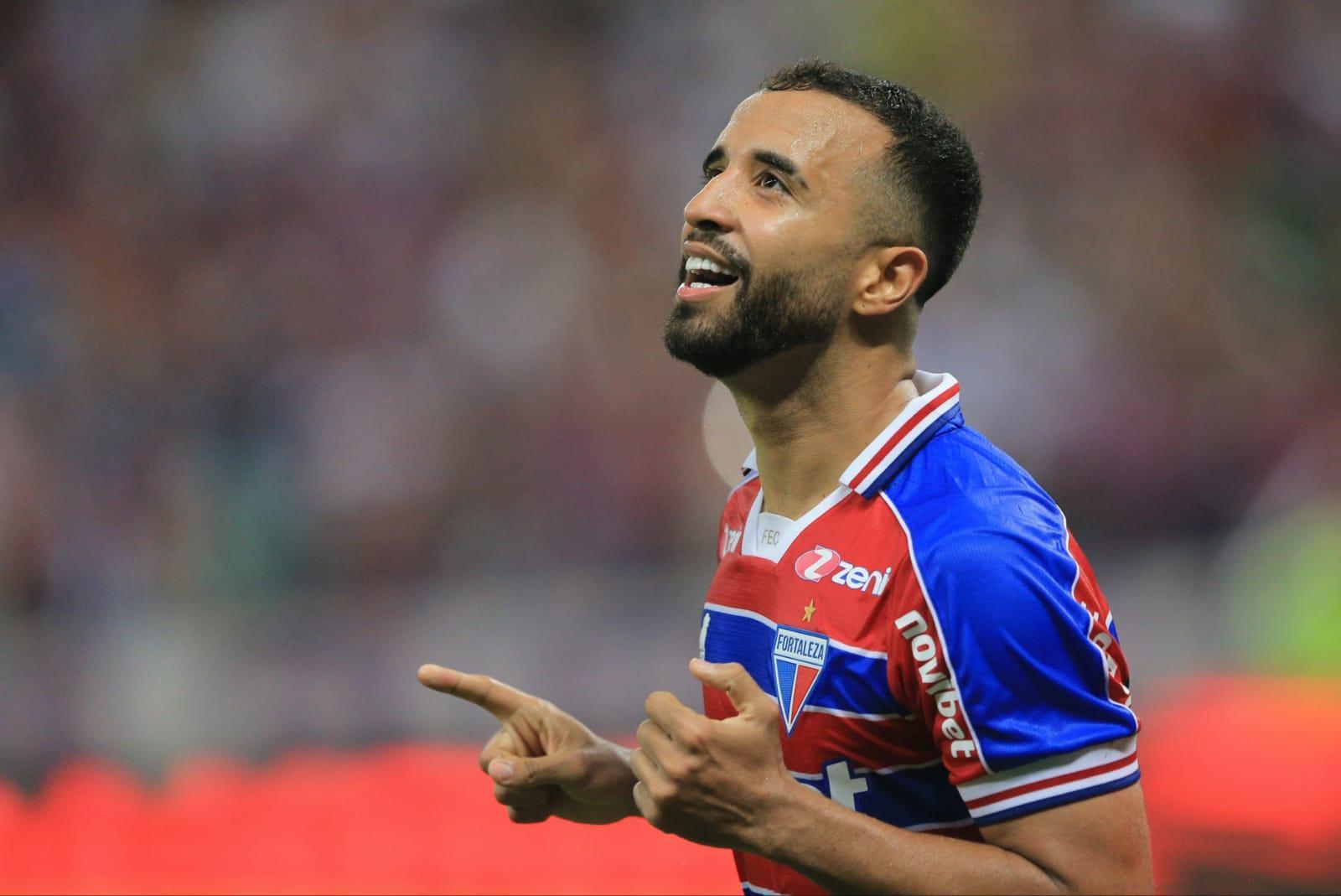 Fortaleza se aproxima de meta milionária de venda de jogadores em 2024; veja valores - Alexandre ...