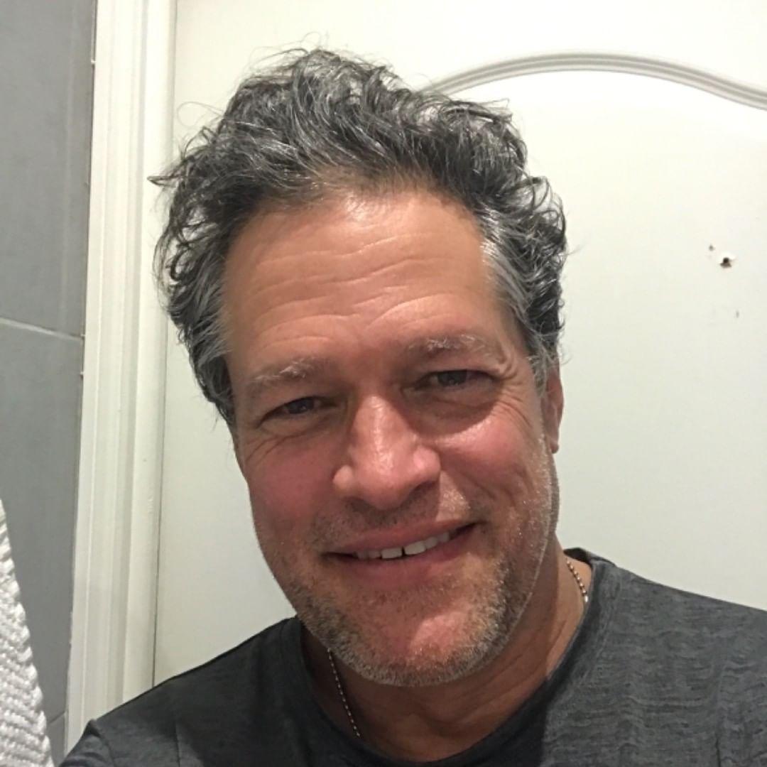 Morre David Gail, ator de Barrados no Baile, aos 58 anos - Zoeira ...