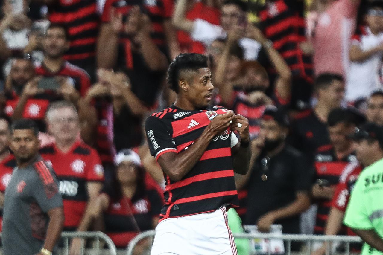Com golaço de Bruno Henrique, Flamengo vence Vasco e pode até perder ...