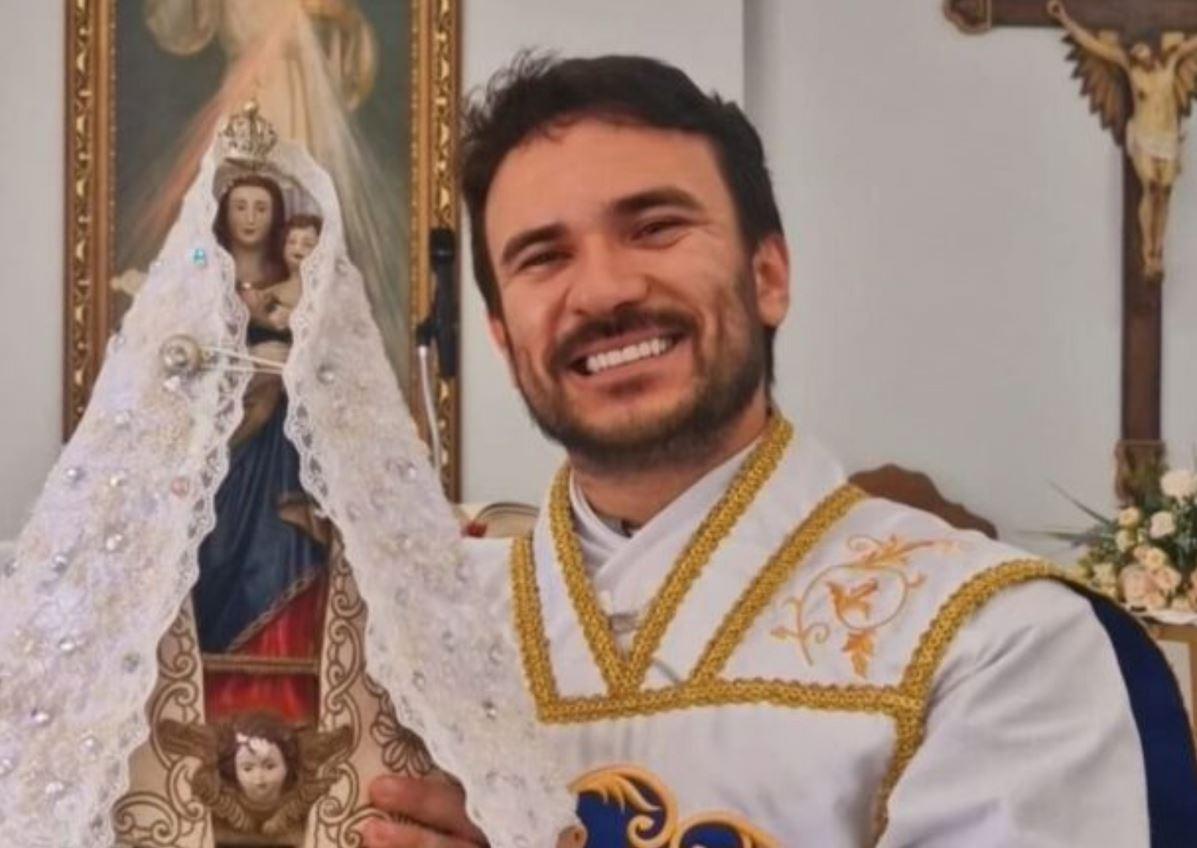 Padre Fabrício Rodrigues morre, aos 29 anos, após sofrer acidente em ...