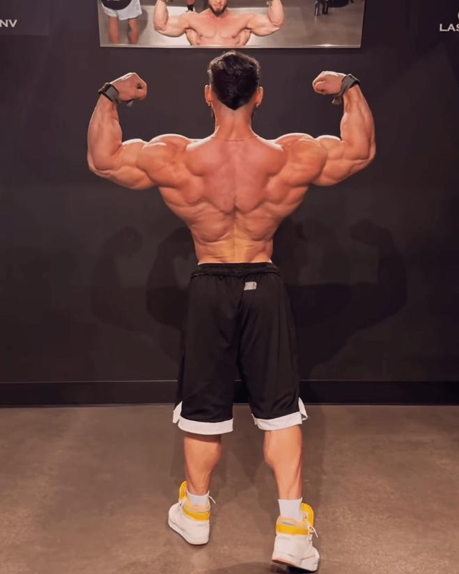 Ramon Dino e Cbum revelam físico um mês antes do Mr. Olympia de 2024 ...