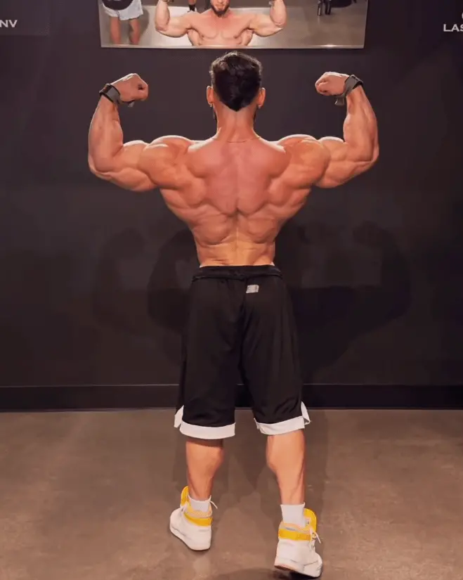 Ramon Dino e Cbum revelam físico um mês antes do Mr. Olympia de 2024 ...