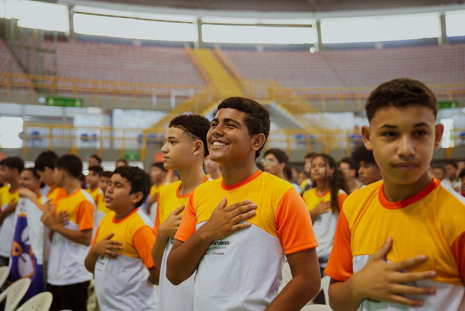 Prefeitura abre votação para escolher nova farda dos alunos de ...