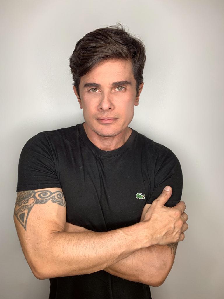 Cabelos grisalhos: do preconceito à aceitação dos fios brancos - Sisi ...