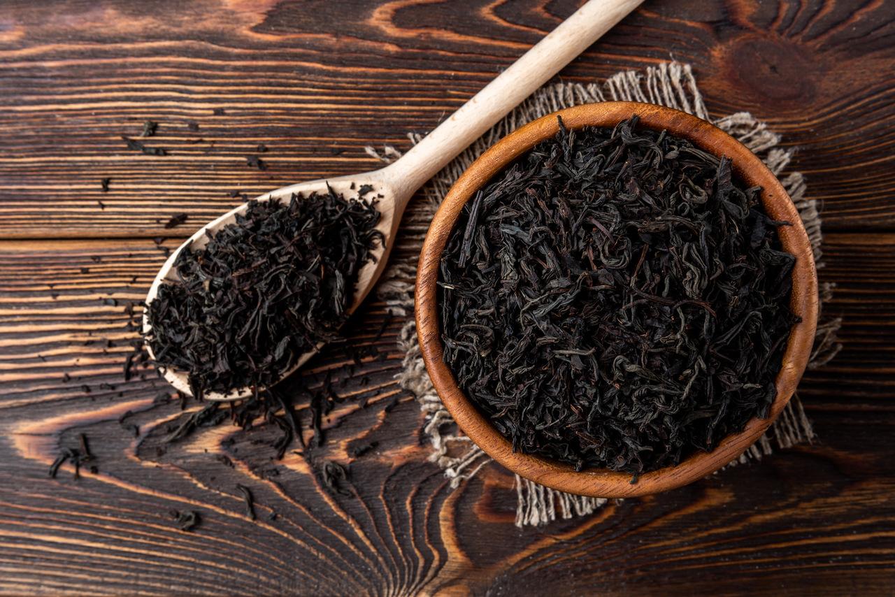 Chá preto: para que serve, benefícios e como fazer - Ser Saúde - Diário ...